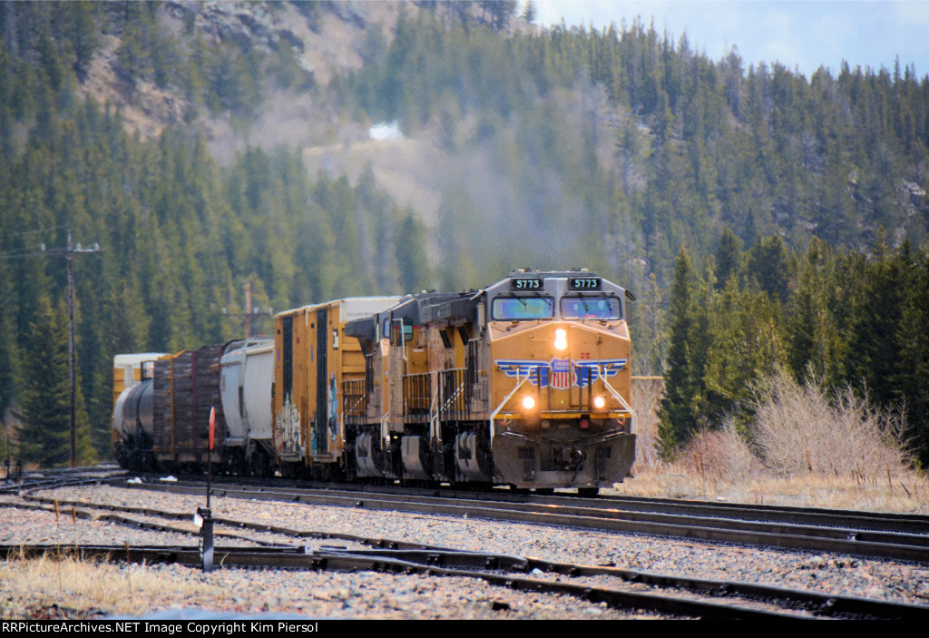 UP 5773 Manifest Approaching Moffat Tunnel